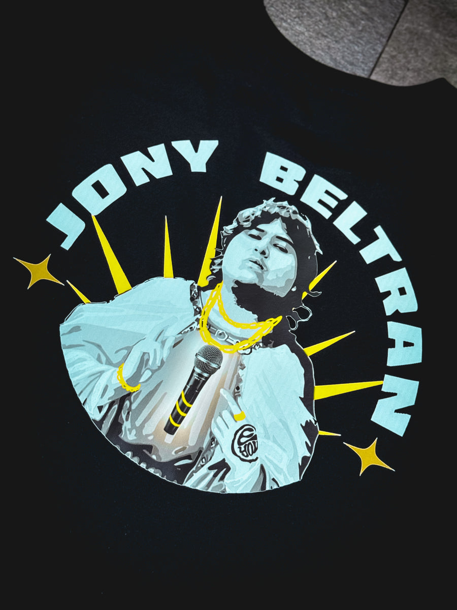 Playera “San Jony Beltrán” UNFREE X Jony Beltrán – Universo Freestyle